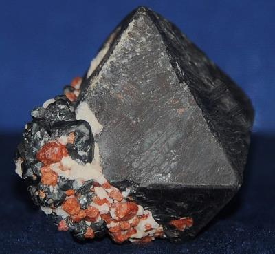 FOMS - Franklinite - Franklin Mineral Information