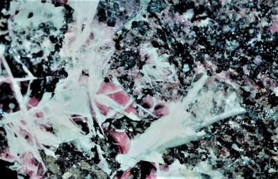 FOMS - Hodgkinsonite - Franklin Mineral Information