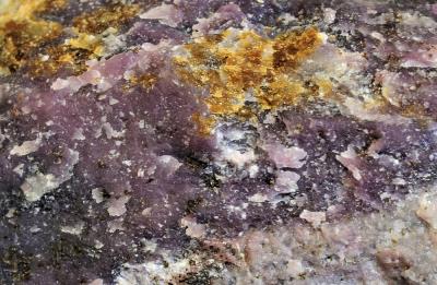 FOMS - Muscovite - Franklin Mineral Information