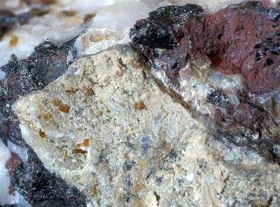 FOMS - Pyroaurite - Franklin Mineral Information