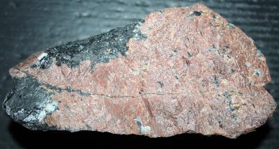 FOMS - Tephroite - Franklin Mineral Information